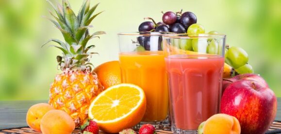 افضل 8 عصائر طبيعية مفيدة للجسم 2025 | كوني مميزة